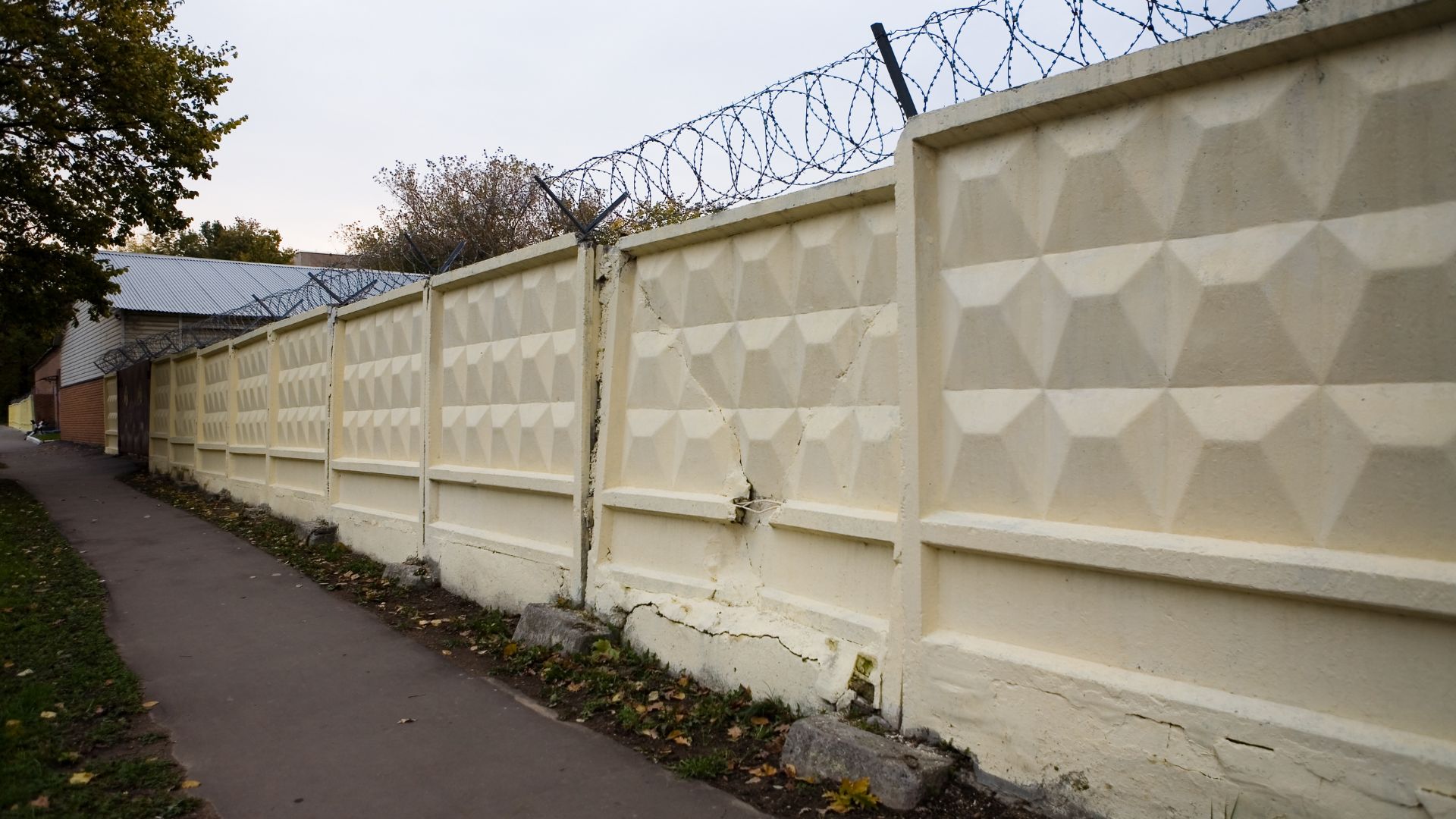 Ultimate Guide To What Colour To Paint Concrete Fence Posts