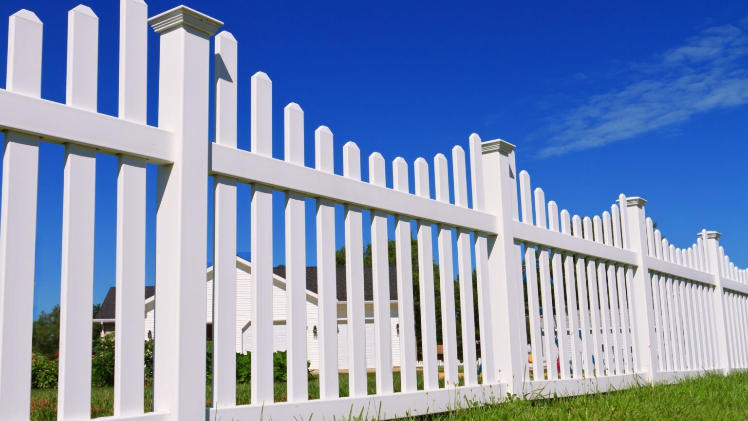 Fence Cost Calculator NZ: 2025 Pricing Guide For Homeowners